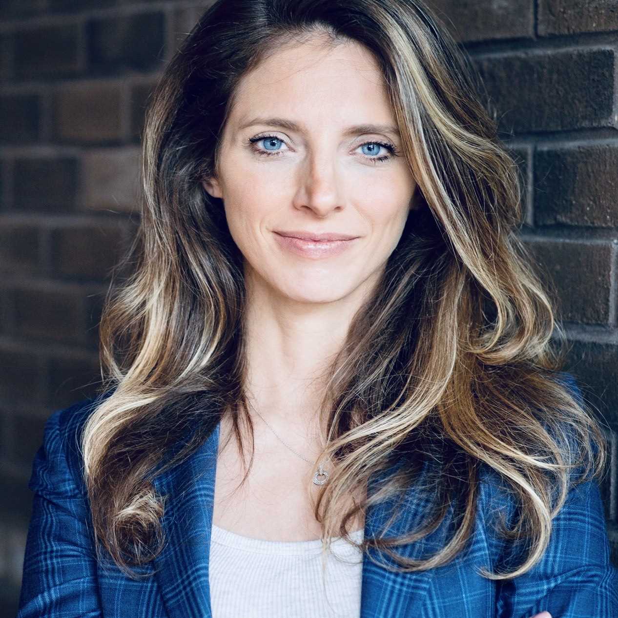 Meet 2022 Showcase Speaker: Janine Stange - Midwest Speakers Bureau